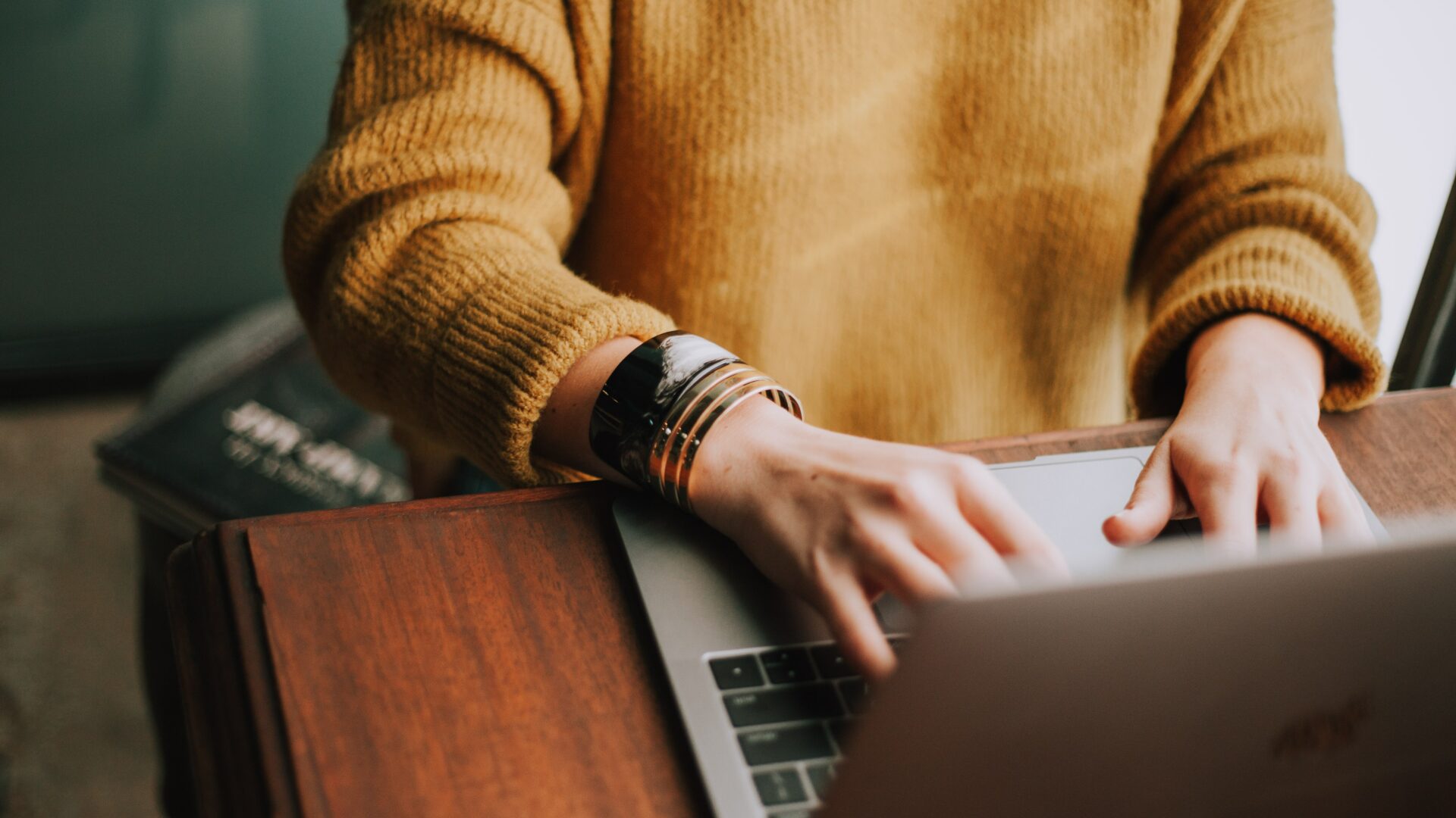 22 Expert Real Estate Bio Examples to Inspire Your Marketing Strategy ...